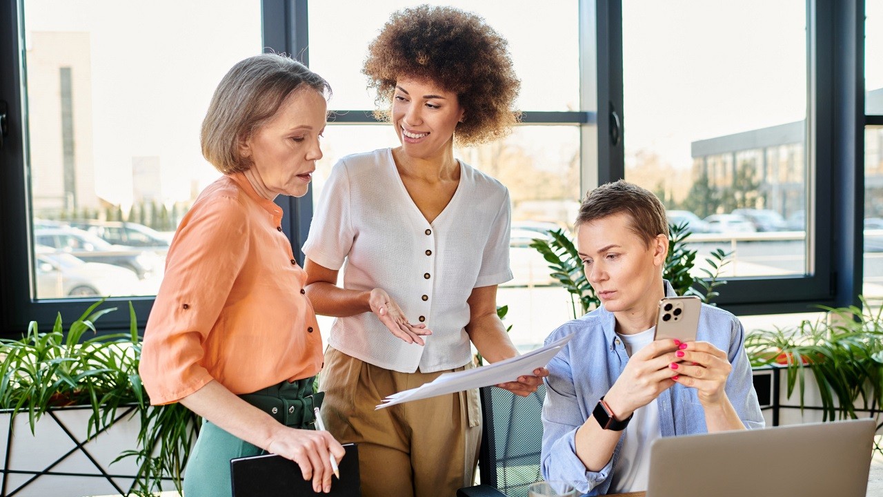 How Do I Identify Key Stakeholders? - Simply Stakeholders